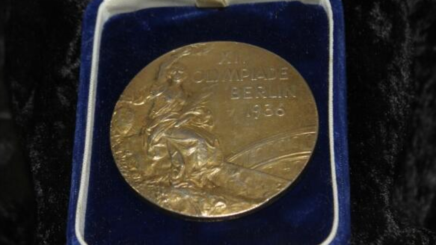 One Of Jesse Owens Gold Medals From 1936 Berlin Olympics Goes To Auction Nbc Sports